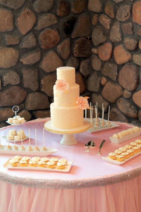 Sweet Avenue Cakery Best Cake & Desserts in Hamilton | Wedding Chicks